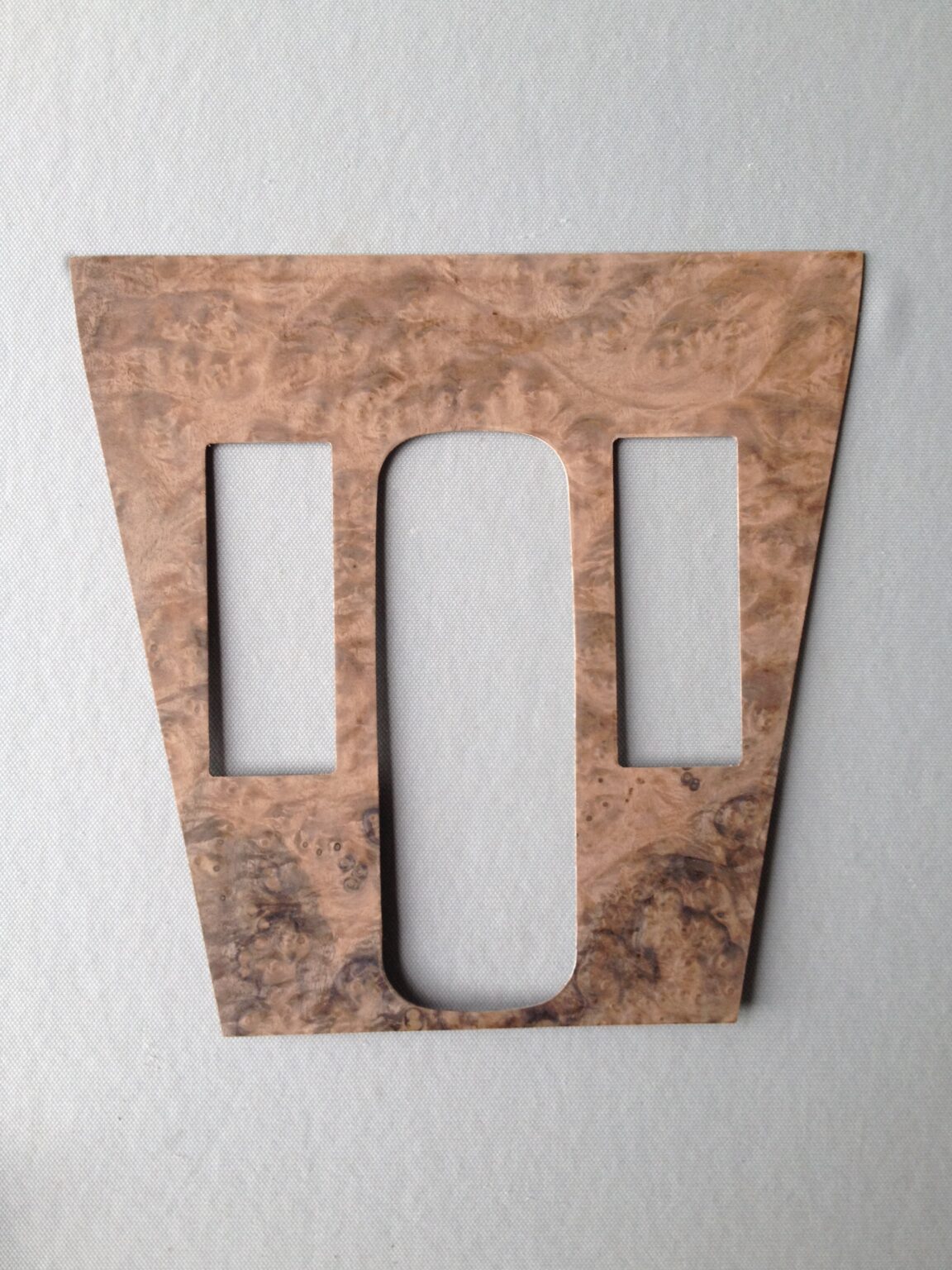 自動車内装ウッドパネル 修理・リペア | NIIDA SURFACE DESIGN / 株式会社ニイダ